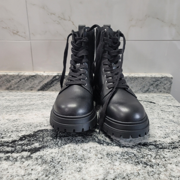 Chelsea & Violet | Shoes | Chelsea Violet Rumi Leather Laceup Chunky ...